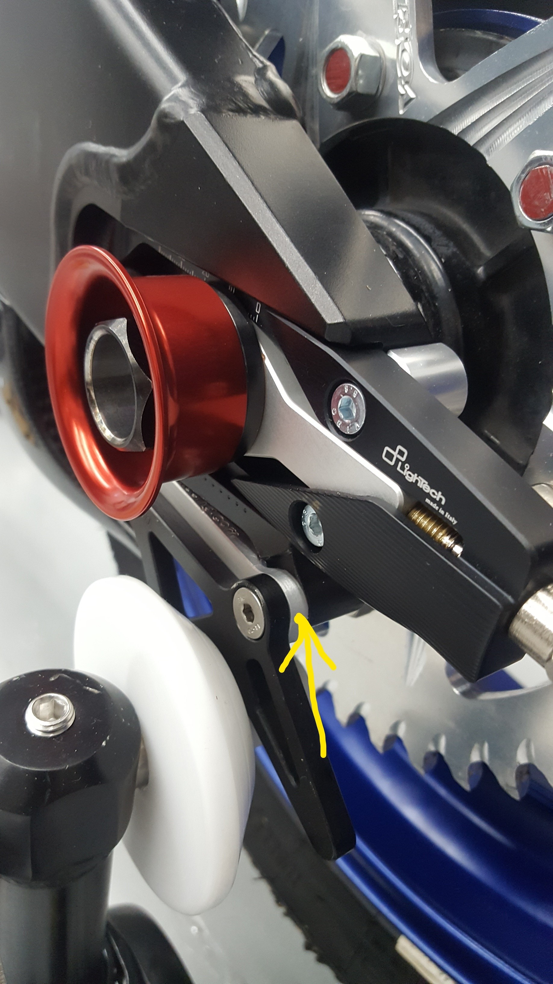 Fast Frank Racing 17+ Yamaha R6 Rear Wheel Guide - FBF-R623