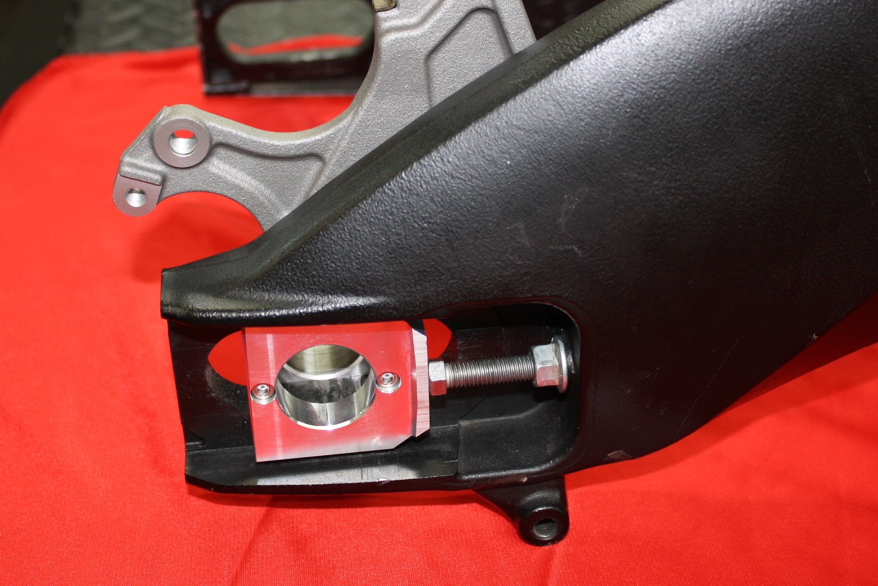 Fast Frank Racing 17-19 Suzuki GSX-R1000 Captive Rear Caliper Kit - FBF-G28