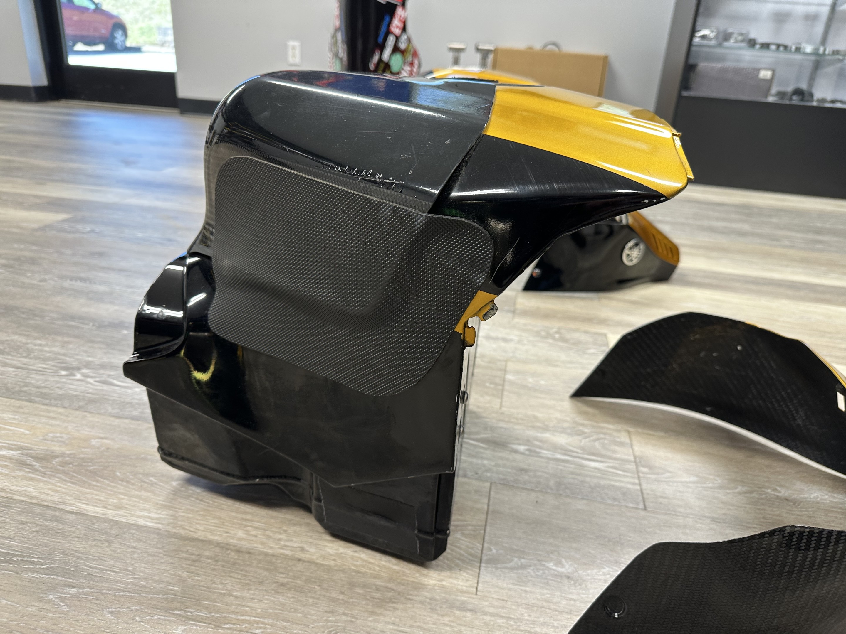 Factory YMUS / Westby Racing Superbike Fuel Tank Assembly - 2015-2025 ...